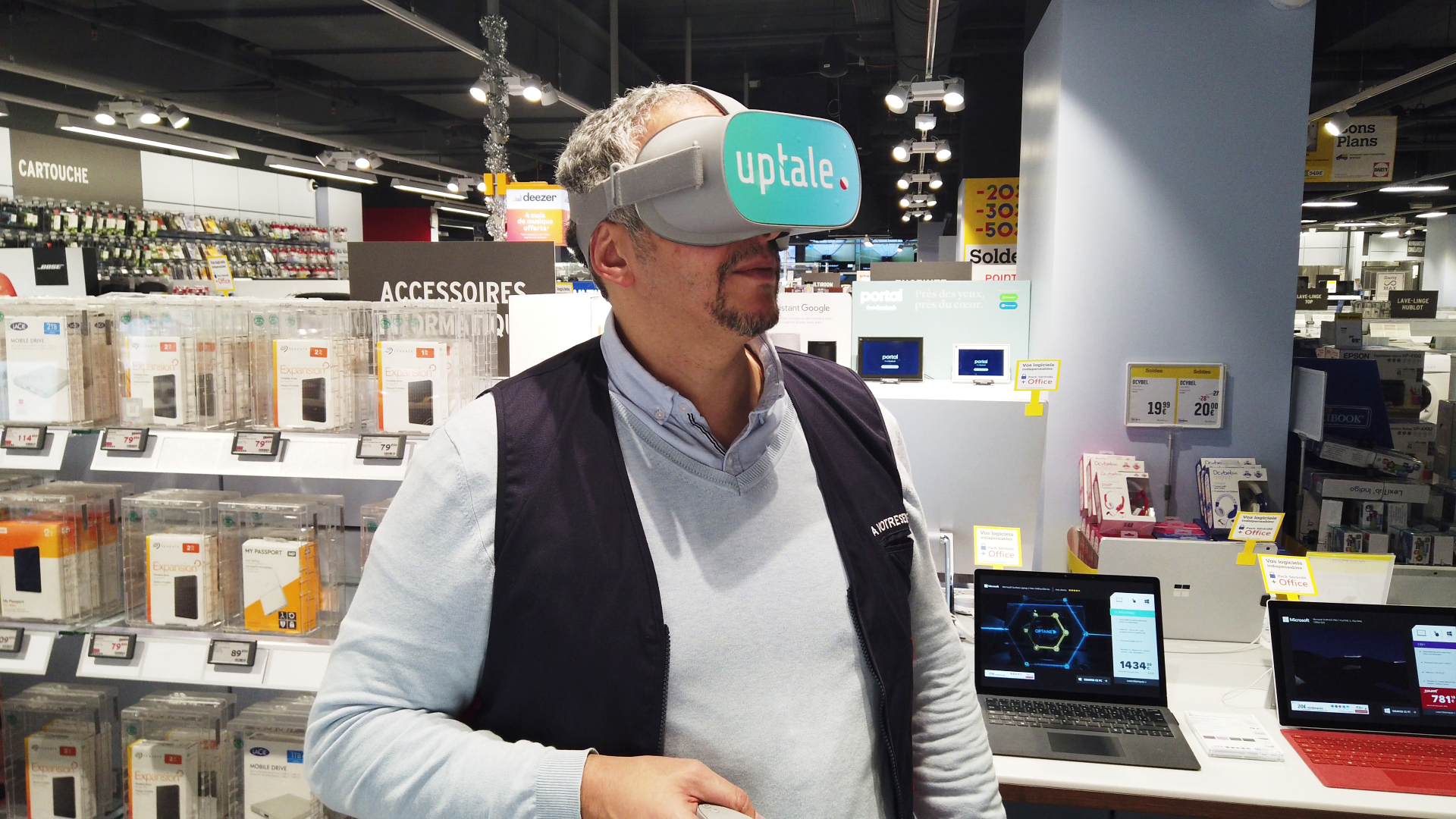 Fnac Darty integrates immersive training for its store salespeople with ...