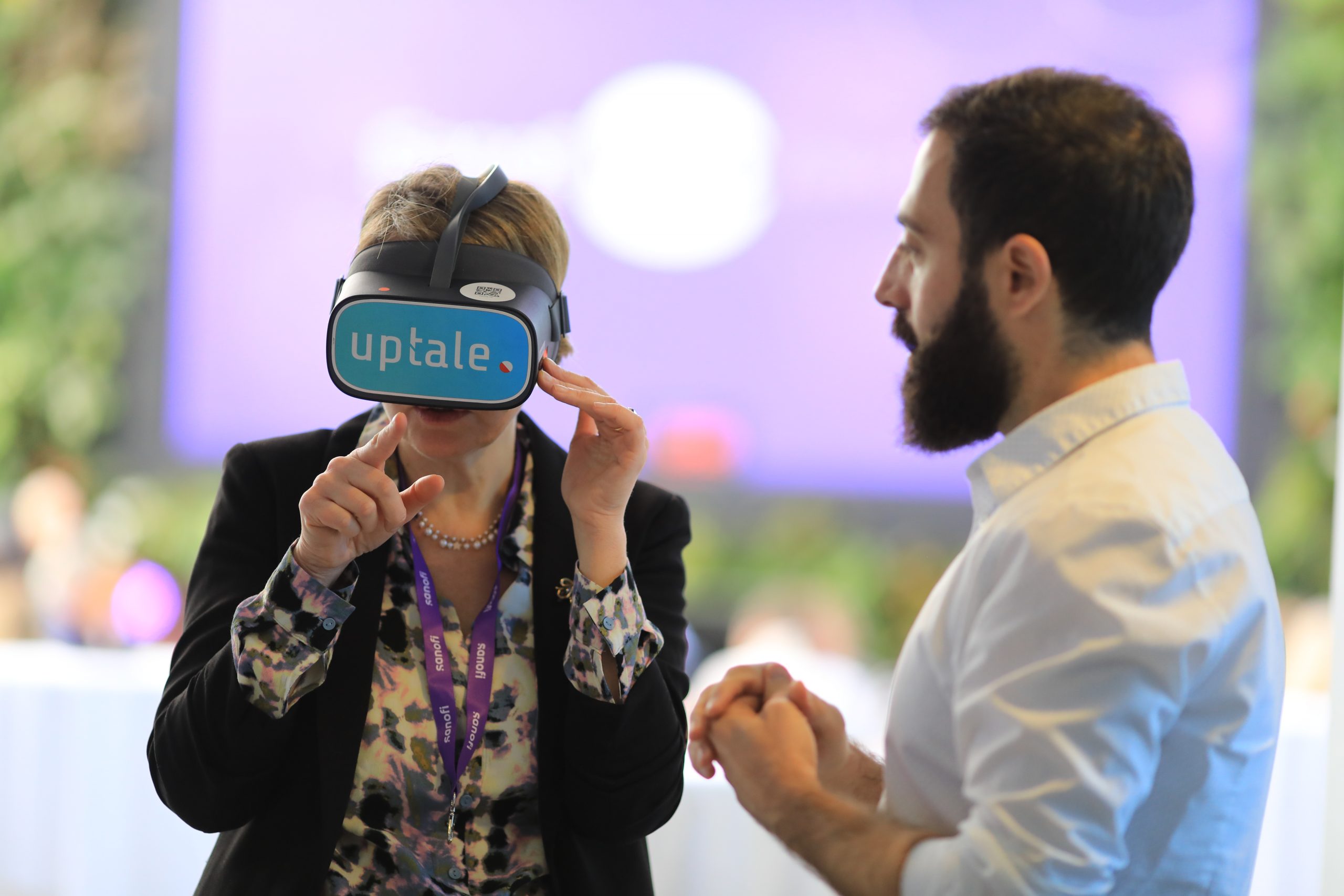 Request a demo - VR Training Platform for Enterprises & Education - Uptale